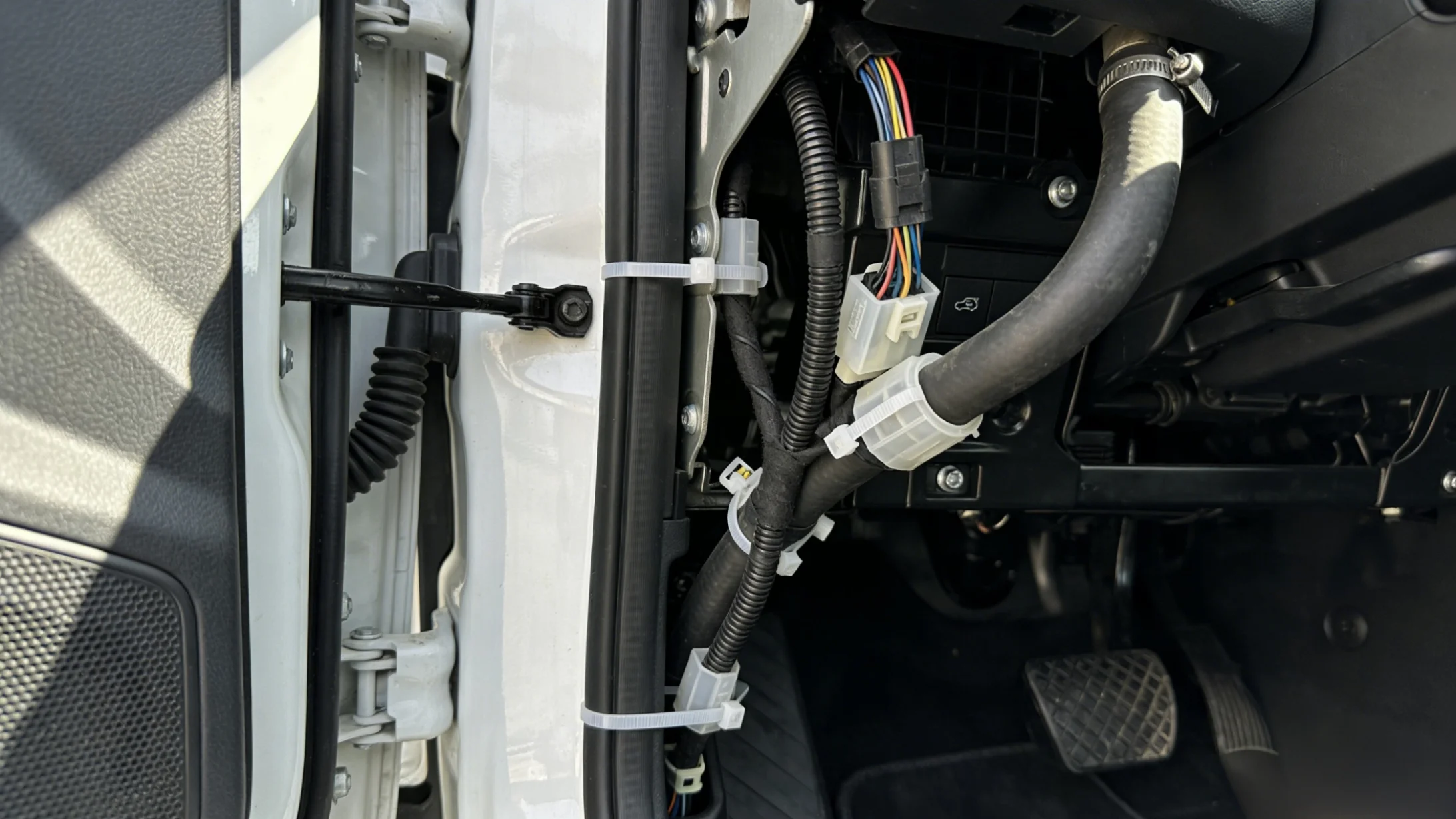 What Is Push Mount Zip Ties Uses Types and Specs - Wandu Cable Ties